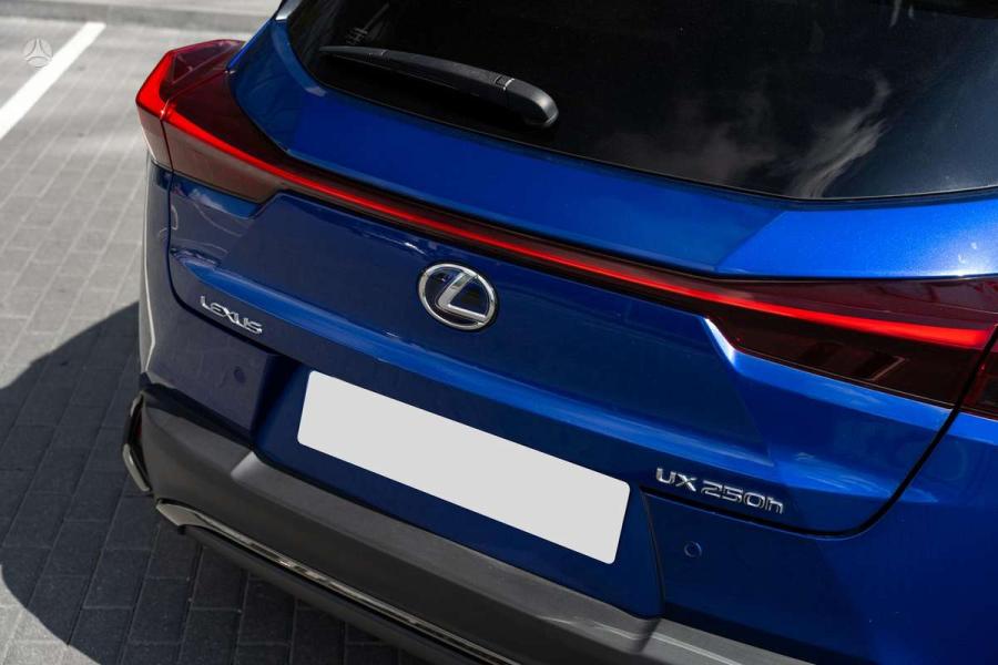 Zils Lexus UX 250h 2022 Viļņa, ar dzinēja tilpumu 1.99 L un nobraukumu 23 tūkst. km par 30999 €, foto 24 vietnē AUTOMOTO.COM.LV