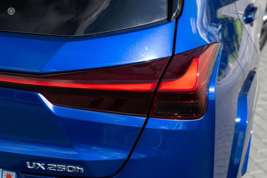 Zils Lexus UX 250h 2022 Viļņa, ar dzinēja tilpumu 1.99 L un nobraukumu 23 tūkst. km par 30999 €, foto 25 vietnē AUTOMOTO.COM.LV