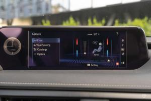 Zils Lexus UX 250h 2022 Viļņa, ar dzinēja tilpumu 1.99 L un nobraukumu 23 tūkst. km par 30999 €, foto 49 vietnē AUTOMOTO.COM.LV