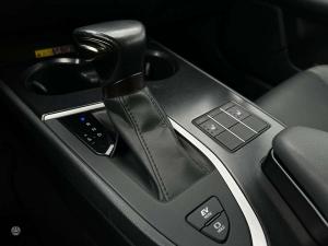 Синий Лексус UX 250h 2023 в Вильнюс, объемом двигателя 2.00 л и пробегом 44 тыс. км за 31750 €, фото 23 на AUTOMOTO.COM.LV