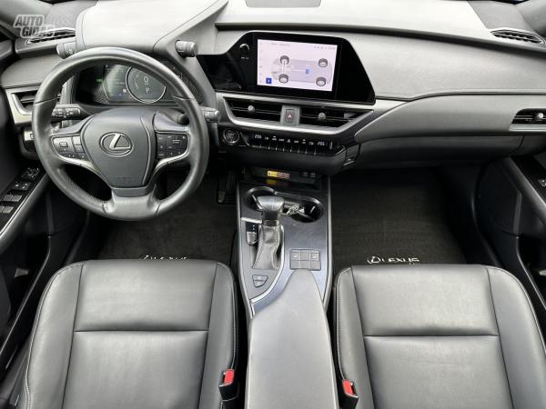 Blue Lexus UX 250h 2023 in Avizieniai, with an engine capacity of 2.00 L and mileage of 44 thousand km for 31750 €, photo 3 on AUTOMOTO.COM.LV
