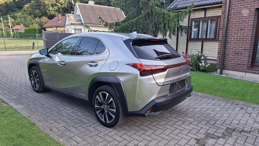 Brūns Lexus UX 250h 2019 Kauņa, ar dzinēja tilpumu 1.99 L un nobraukumu 106 tūkst. km par 20950 €, foto 8 vietnē AUTOMOTO.COM.LV