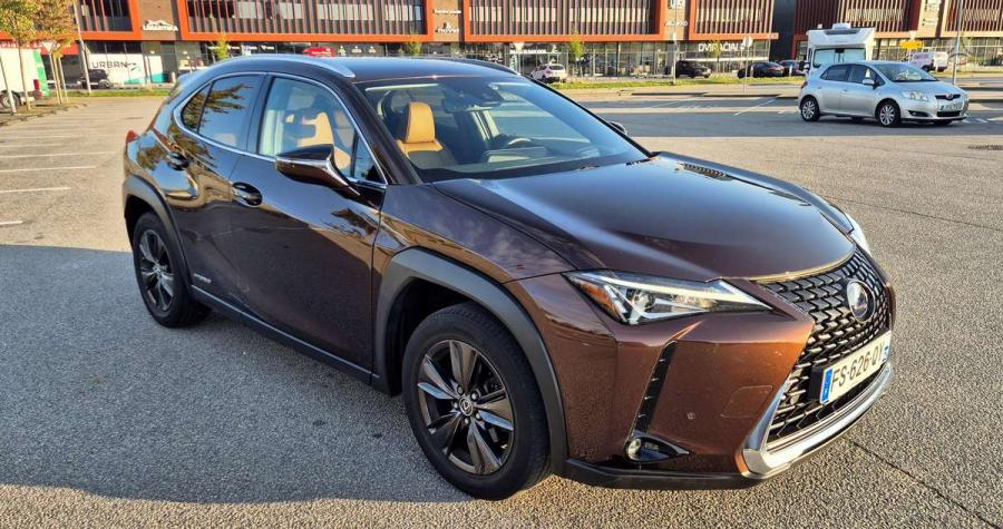Brūns Lexus UX 250h 2020 Klaipėda, ar dzinēja tilpumu 1.99 L un nobraukumu 65 tūkst. km par 24800 €, foto 4 vietnē AUTOMOTO.COM.LV