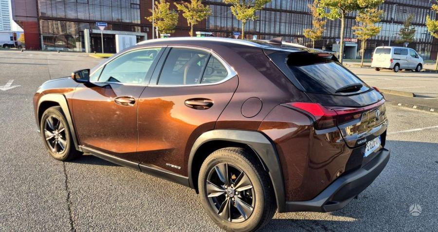Brūns Lexus UX 250h 2020 Klaipėda, ar dzinēja tilpumu 1.99 L un nobraukumu 65 tūkst. km par 24800 €, foto 6 vietnē AUTOMOTO.COM.LV