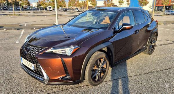 Brūns Lexus UX 250h 2020 Klaipėda, ar dzinēja tilpumu 1.99 L un nobraukumu 65 tūkst. km par 24800 €, foto 7 vietnē AUTOMOTO.COM.LV