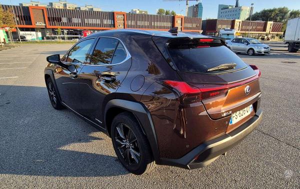 Brūns Lexus UX 250h 2020 Klaipėda, ar dzinēja tilpumu 1.99 L un nobraukumu 65 tūkst. km par 24800 €, foto 10 vietnē AUTOMOTO.COM.LV