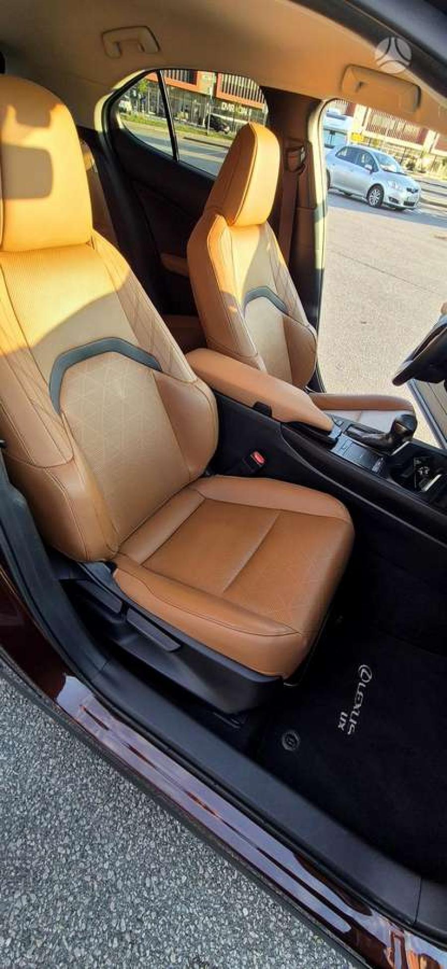 Brūns Lexus UX 250h 2020 Klaipėda, ar dzinēja tilpumu 1.99 L un nobraukumu 65 tūkst. km par 24800 €, foto 13 vietnē AUTOMOTO.COM.LV
