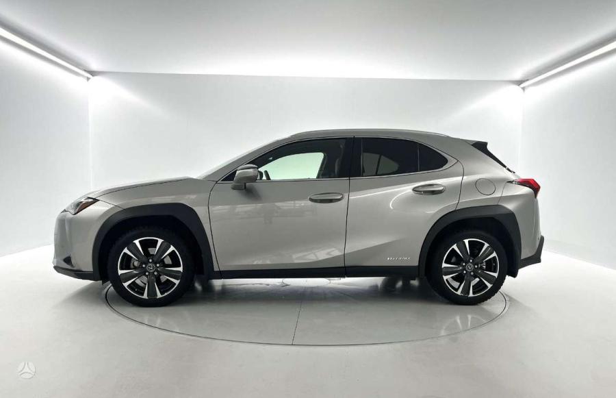 Brūns Lexus UX 250h 2022 Viļņa, ar dzinēja tilpumu 1.99 L un nobraukumu 72 tūkst. km par 28900 €, foto 3 vietnē AUTOMOTO.COM.LV