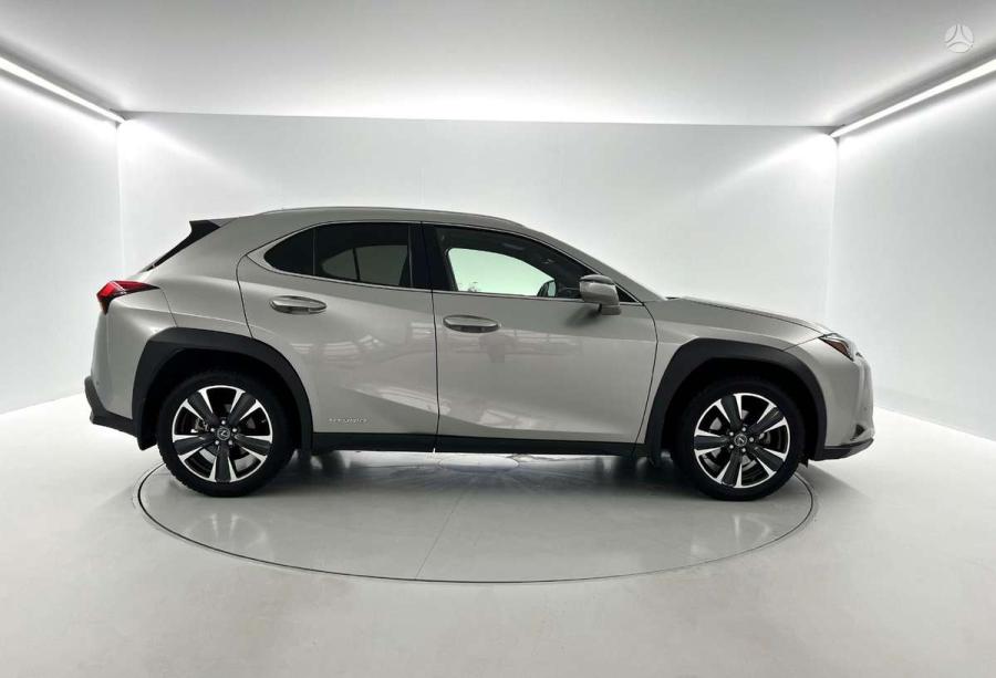 Brūns Lexus UX 250h 2022 Viļņa, ar dzinēja tilpumu 1.99 L un nobraukumu 72 tūkst. km par 28900 €, foto 15 vietnē AUTOMOTO.COM.LV