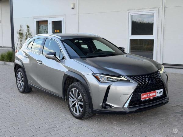 Brown Lexus UX 250h 2022 in Vilnius, with an engine capacity of 1.99 L and mileage of 100 thousand km for 18500 €, photo 1 on AUTOMOTO.COM.LV