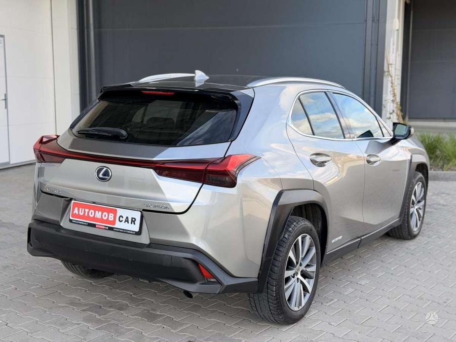 Brūns Lexus UX 250h 2022 Viļņa, ar dzinēja tilpumu 1.99 L un nobraukumu 100 tūkst. km par 18500 €, foto 8 vietnē AUTOMOTO.COM.LV