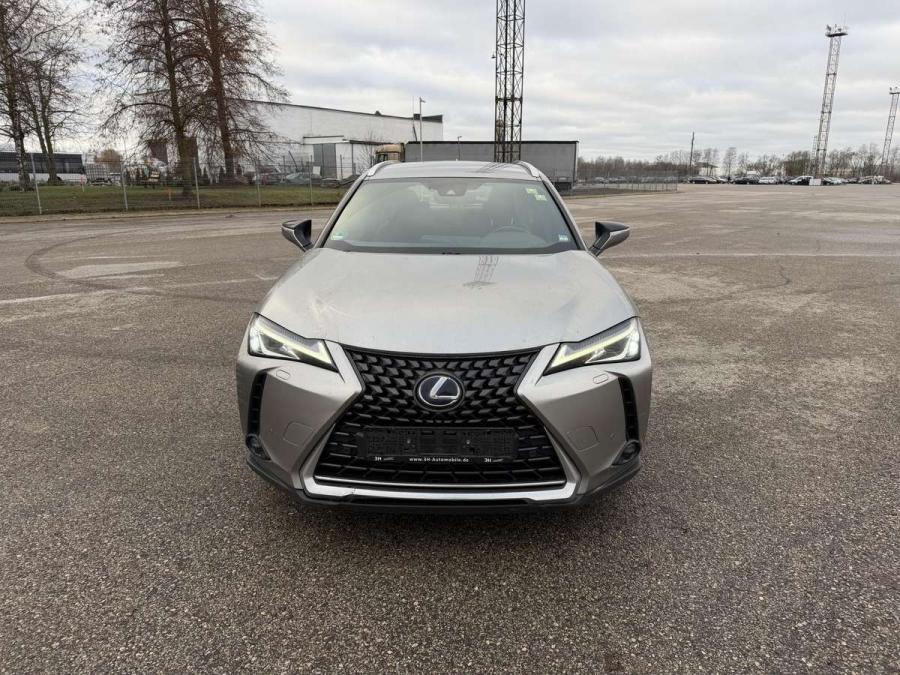Brown Lexus UX 250h 2019 in Marijampole, with an engine capacity of 2.00 L and mileage of 169 thousand km for 14700 €, photo 2 on AUTOMOTO.COM.LV