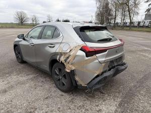 Brown Lexus UX 250h 2019 in Marijampole, with an engine capacity of 2.00 L and mileage of 169 thousand km for 14700 €, photo 7 on AUTOMOTO.COM.LV