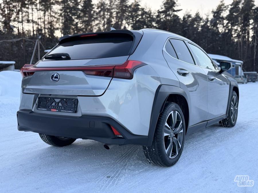 Lexus UX 250h 2019 Viļņa, ar dzinēja tilpumu 2.00 L un nobraukumu 106 tūkst. km par 21900 €, foto 5 vietnē AUTOMOTO.COM.LV