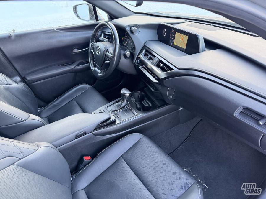 Lexus UX 250h 2019 Viļņa, ar dzinēja tilpumu 2.00 L un nobraukumu 106 tūkst. km par 21900 €, foto 17 vietnē AUTOMOTO.COM.LV
