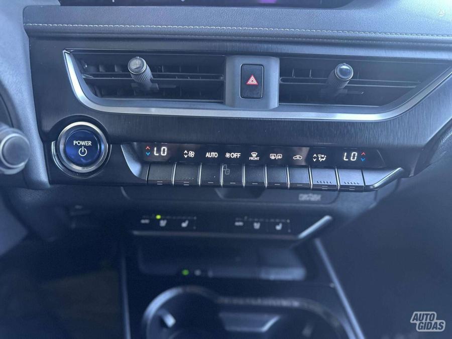 Lexus UX 250h 2019 in Vilnius, with an engine capacity of 2.00 L and mileage of 103 thousand km for 25300 €, photo 25 on AUTOMOTO.COM.LV