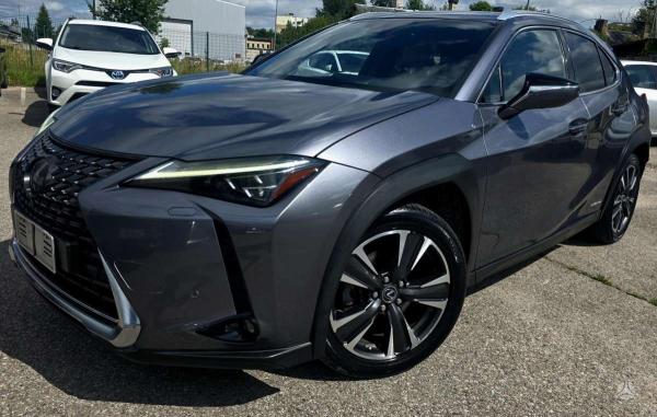 Lexus UX 250h 2019 in Vilnius, with an engine capacity of 1.99 L and mileage of 108 thousand km for 23900 €, photo 1 on AUTOMOTO.COM.LV