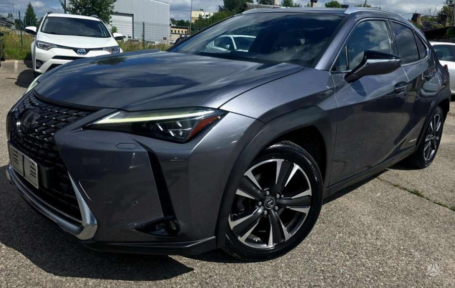 Lexus UX 250h 2019 in Vilnius, with an engine capacity of 1.99 L and mileage of 108 thousand km for 23900 €, photo 1 on AUTOMOTO.COM.LV