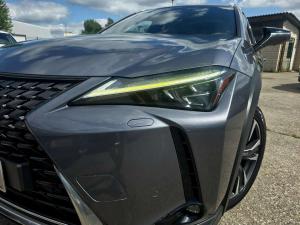 Lexus UX 250h 2019 in Vilnius, with an engine capacity of 1.99 L and mileage of 108 thousand km for 23900 €, photo 6 on AUTOMOTO.COM.LV