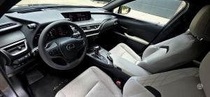 Lexus UX 250h 2019 in Vilnius, with an engine capacity of 1.99 L and mileage of 108 thousand km for 23900 €, photo 8 on AUTOMOTO.COM.LV