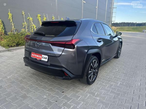 Лексус UX 250h 2019 в Вильнюс, объемом двигателя 2.00 л и пробегом 103 тыс. км за 25300 €, фото 6 на AUTOMOTO.COM.LV