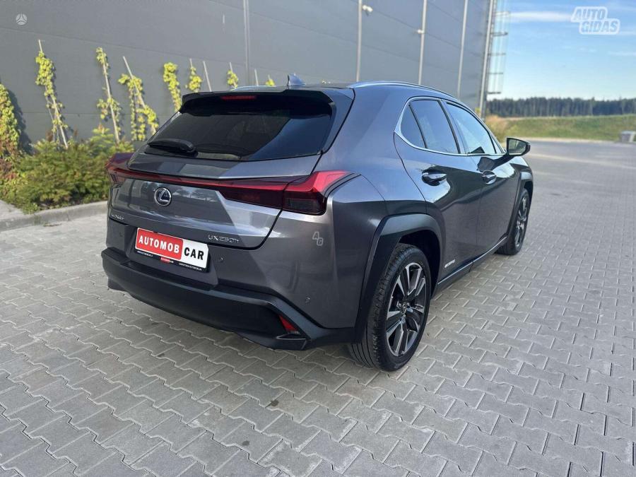 Лексус UX 250h 2019 в Вильнюс, объемом двигателя 2.00 л и пробегом 103 тыс. км за 25300 €, фото 7 на AUTOMOTO.COM.LV