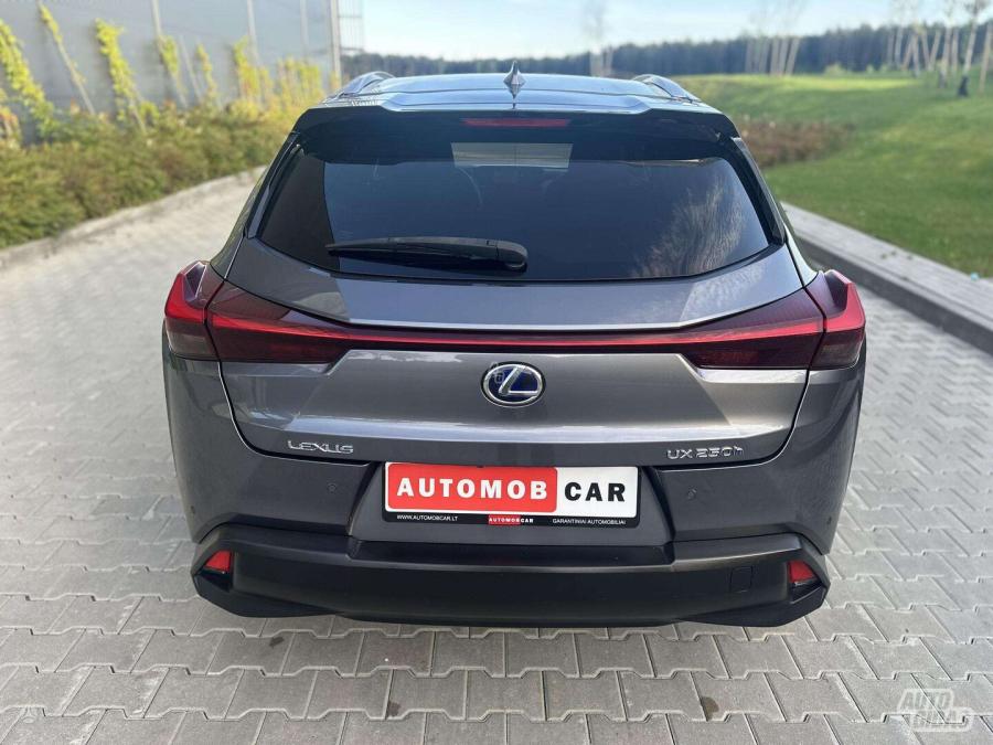 Лексус UX 250h 2019 в Вильнюс, объемом двигателя 2.00 л и пробегом 103 тыс. км за 25300 €, фото 10 на AUTOMOTO.COM.LV