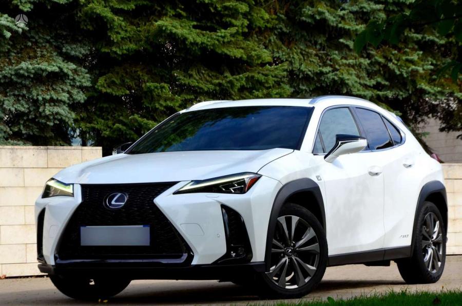 Lexus UX 250h 2019 in Vilnius, with an engine capacity of 1.99 L and mileage of 138 thousand km for 23990 €, photo 16 on AUTOMOTO.COM.LV