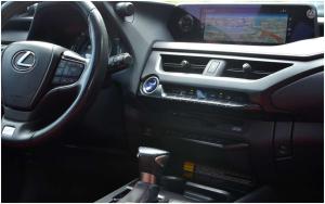 Lexus UX 250h 2019 in Vilnius, with an engine capacity of 1.99 L and mileage of 138 thousand km for 23990 €, photo 17 on AUTOMOTO.COM.LV