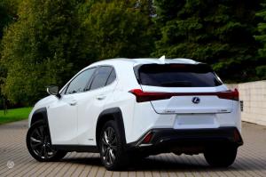 Lexus UX 250h 2019 in Vilnius, with an engine capacity of 1.99 L and mileage of 138 thousand km for 23990 €, photo 18 on AUTOMOTO.COM.LV