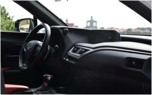 Lexus UX 250h 2019 in Vilnius, with an engine capacity of 1.99 L and mileage of 138 thousand km for 23990 €, photo 23 on AUTOMOTO.COM.LV