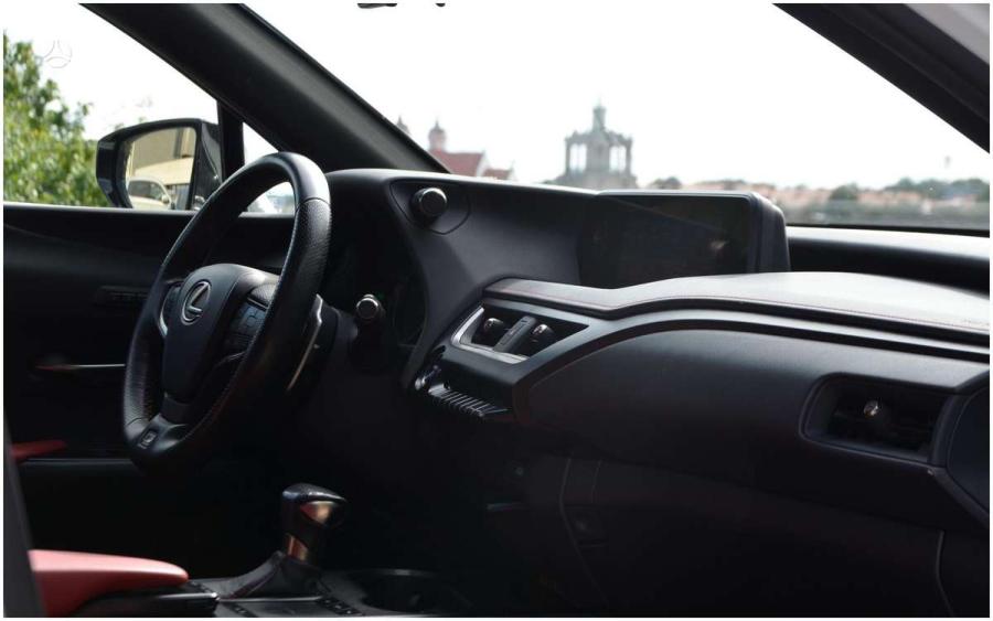 Lexus UX 250h 2019 in Vilnius, with an engine capacity of 1.99 L and mileage of 138 thousand km for 23990 €, photo 23 on AUTOMOTO.COM.LV
