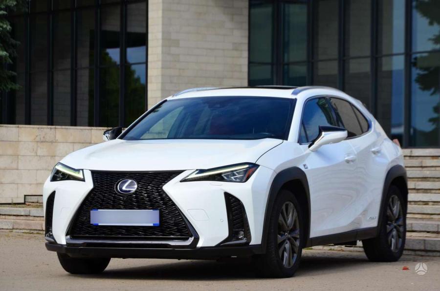 Lexus UX 250h 2019 in Vilnius, with an engine capacity of 1.99 L and mileage of 138 thousand km for 23990 €, photo 26 on AUTOMOTO.COM.LV