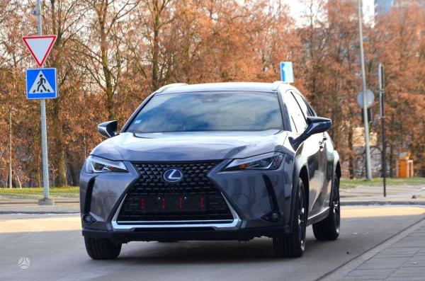 Lexus UX 250h 2020 in Vilnius, with an engine capacity of 0.00 L and mileage of 81 thousand km for 23100 €, photo 4 on AUTOMOTO.COM.LV
