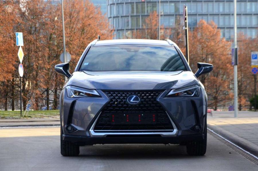 Lexus UX 250h 2020 Viļņa, ar dzinēja tilpumu 2.00 L un nobraukumu 81 tūkst. km par 22500 €, foto 3 vietnē AUTOMOTO.COM.LV