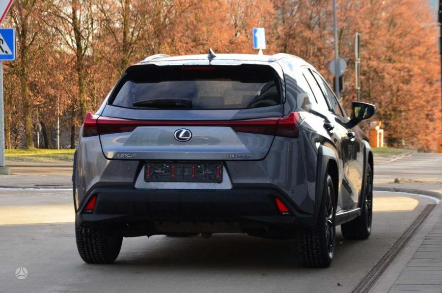 Lexus UX 250h 2020 Viļņa, ar dzinēja tilpumu 2.00 L un nobraukumu 81 tūkst. km par 22500 €, foto 22 vietnē AUTOMOTO.COM.LV