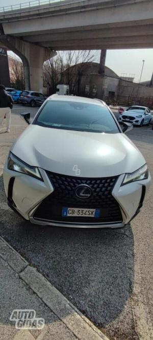 Lexus UX 250h 2020 in Kaunas, with an engine capacity of 2.50 L and mileage of 155 thousand km for 19950 €, photo  on AUTOMOTO.COM.LV