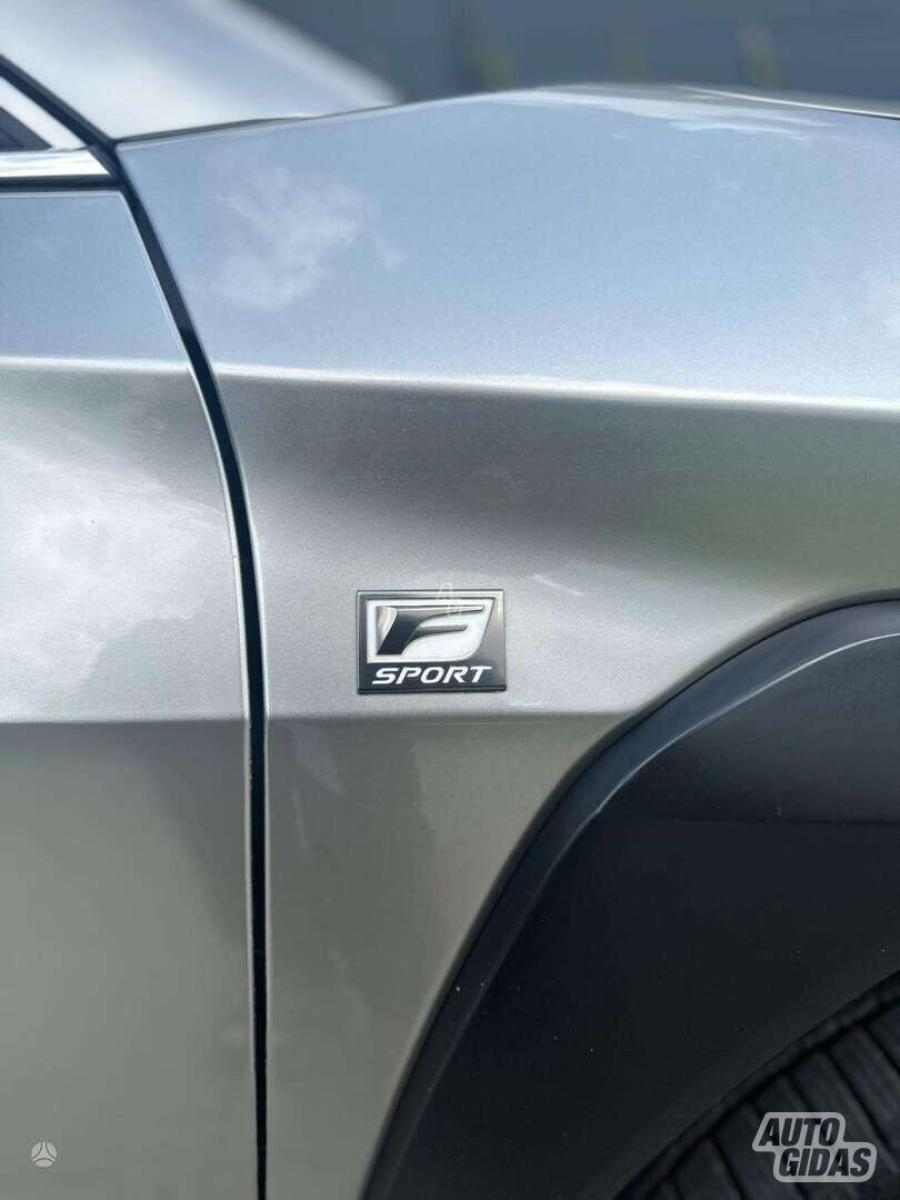 Lexus UX 250h 2020 in Vilnius, with an engine capacity of 2.00 L and mileage of 112 thousand km for 26500 €, photo 13 on AUTOMOTO.COM.LV