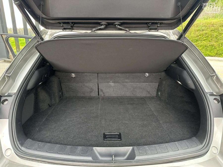 Lexus UX 250h 2020 in Vilnius, with an engine capacity of 2.00 L and mileage of 112 thousand km for 26500 €, photo 19 on AUTOMOTO.COM.LV