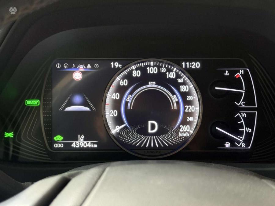 Lexus UX 250h 2020 in Vilnius, with an engine capacity of 1.99 L and mileage of 44 thousand km for 23999 €, photo 19 on AUTOMOTO.COM.LV