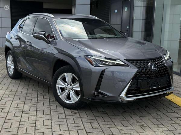 Lexus UX 250h 2020 in Vilnius, with an engine capacity of 1.99 L and mileage of 44 thousand km for 23333 €, photo 9 on AUTOMOTO.COM.LV