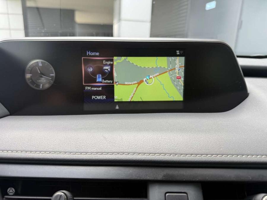 Lexus UX 250h 2020 in Vilnius, with an engine capacity of 1.99 L and mileage of 44 thousand km for 23333 €, photo 19 on AUTOMOTO.COM.LV