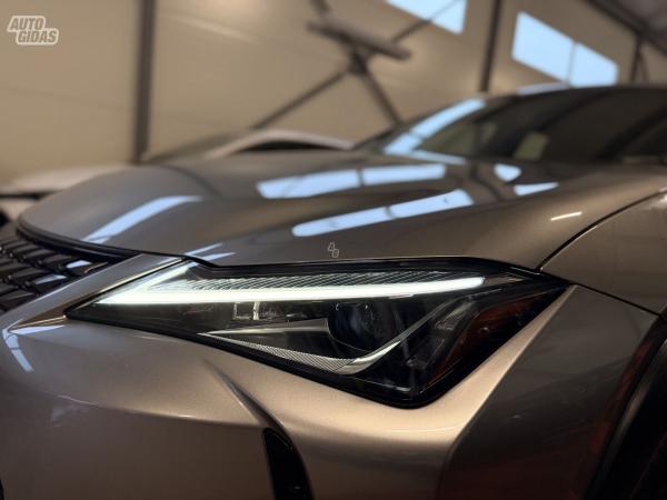 Lexus UX 250h 2021 Viļņa, ar dzinēja tilpumu 2.00 L un nobraukumu 79 tūkst. km par 23450 €, foto 8 vietnē AUTOMOTO.COM.LV