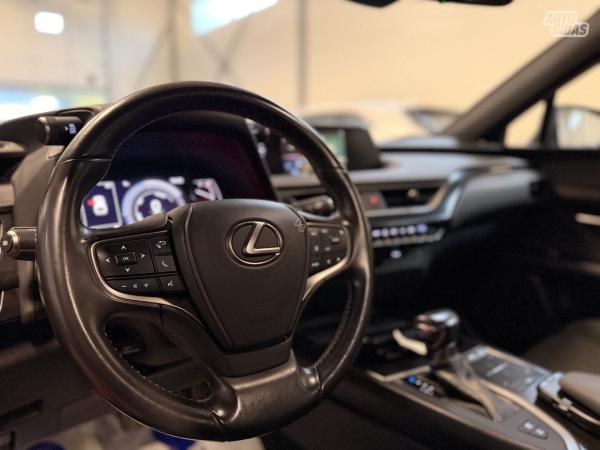 Lexus UX 250h 2021 Viļņa, ar dzinēja tilpumu 2.00 L un nobraukumu 79 tūkst. km par 23450 €, foto 9 vietnē AUTOMOTO.COM.LV
