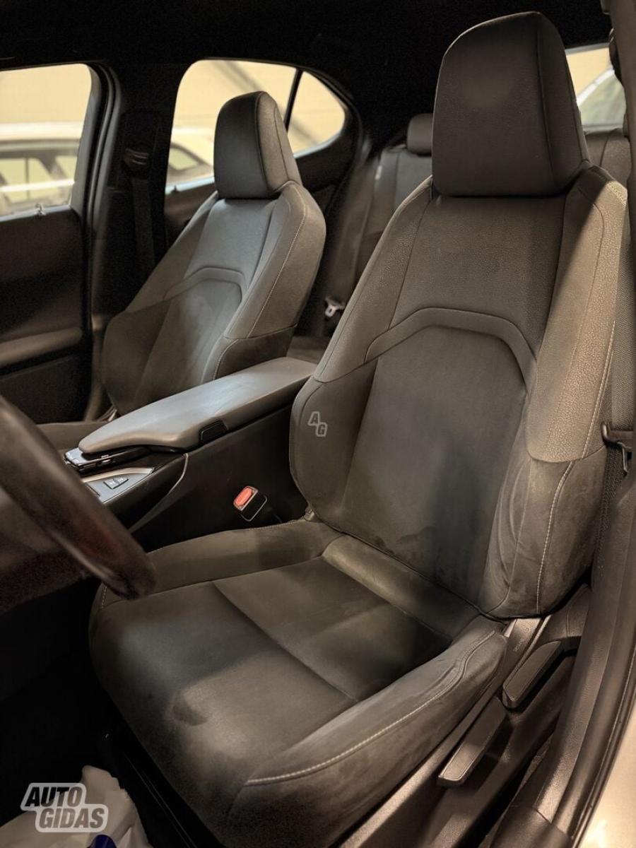 Lexus UX 250h 2021 Viļņa, ar dzinēja tilpumu 2.00 L un nobraukumu 79 tūkst. km par 23450 €, foto 13 vietnē AUTOMOTO.COM.LV