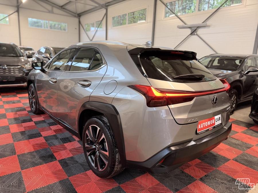 Lexus UX 250h 2021 Viļņa, ar dzinēja tilpumu 2.00 L un nobraukumu 79 tūkst. km par 23450 €, foto 27 vietnē AUTOMOTO.COM.LV