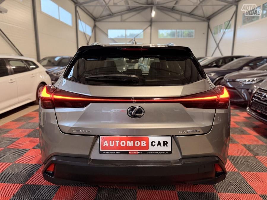 Lexus UX 250h 2021 Viļņa, ar dzinēja tilpumu 2.00 L un nobraukumu 79 tūkst. km par 23450 €, foto 29 vietnē AUTOMOTO.COM.LV