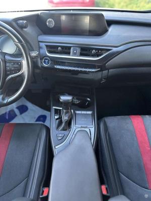 Lexus UX 250h 2021 in Vilnius, with an engine capacity of 2.00 L and mileage of 76 thousand km for 25050 €, photo 19 on AUTOMOTO.COM.LV