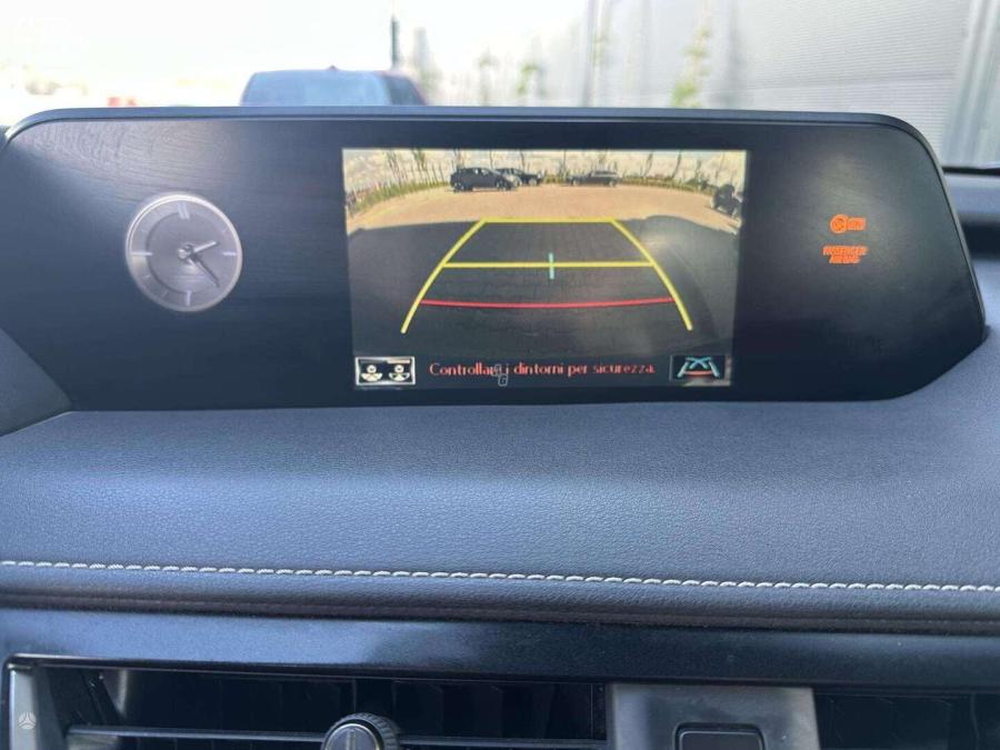 Lexus UX 250h 2021 in Vilnius, with an engine capacity of 2.00 L and mileage of 76 thousand km for 25050 €, photo 20 on AUTOMOTO.COM.LV