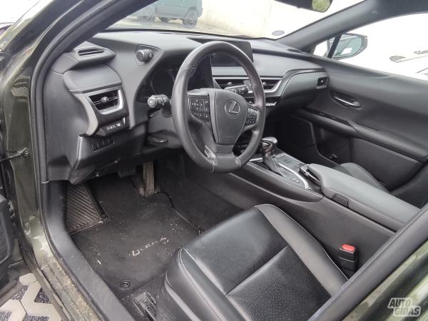Lexus UX 250h 2021 Alīta, ar dzinēja tilpumu 2.00 L un nobraukumu 117 tūkst. km par 23900 €, foto 8 vietnē AUTOMOTO.COM.LV